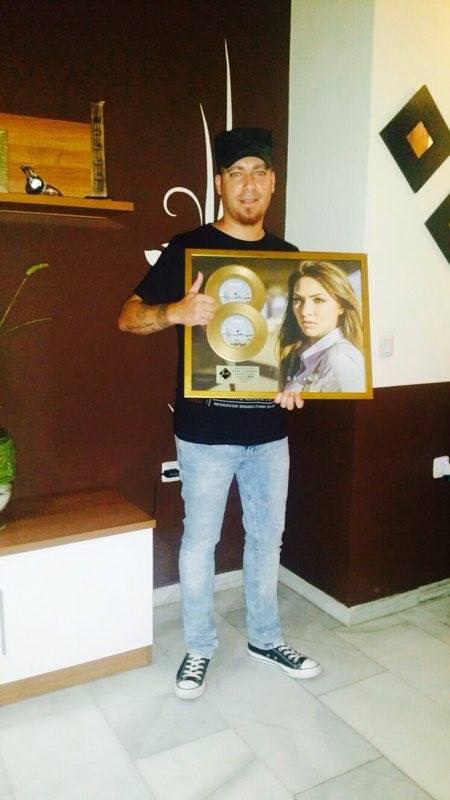 El isleño Raúl Cabrera consigue el Disco de Oro con su tema ‘Entre tus ...
