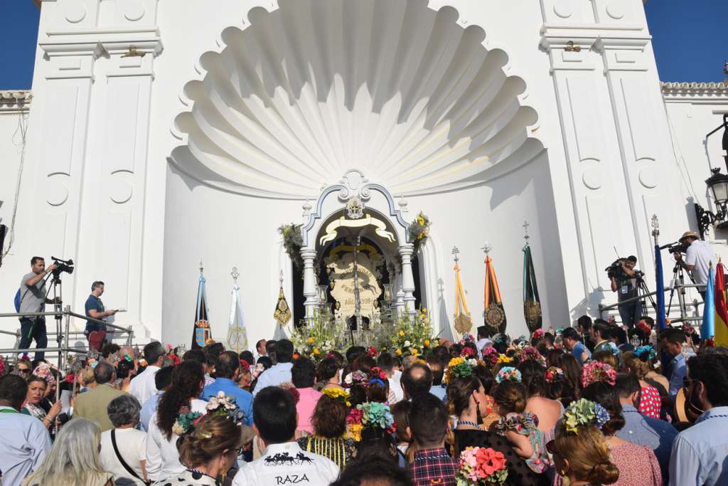 Presentación de la Hermandad del Rocío de San Fernando ante la ...